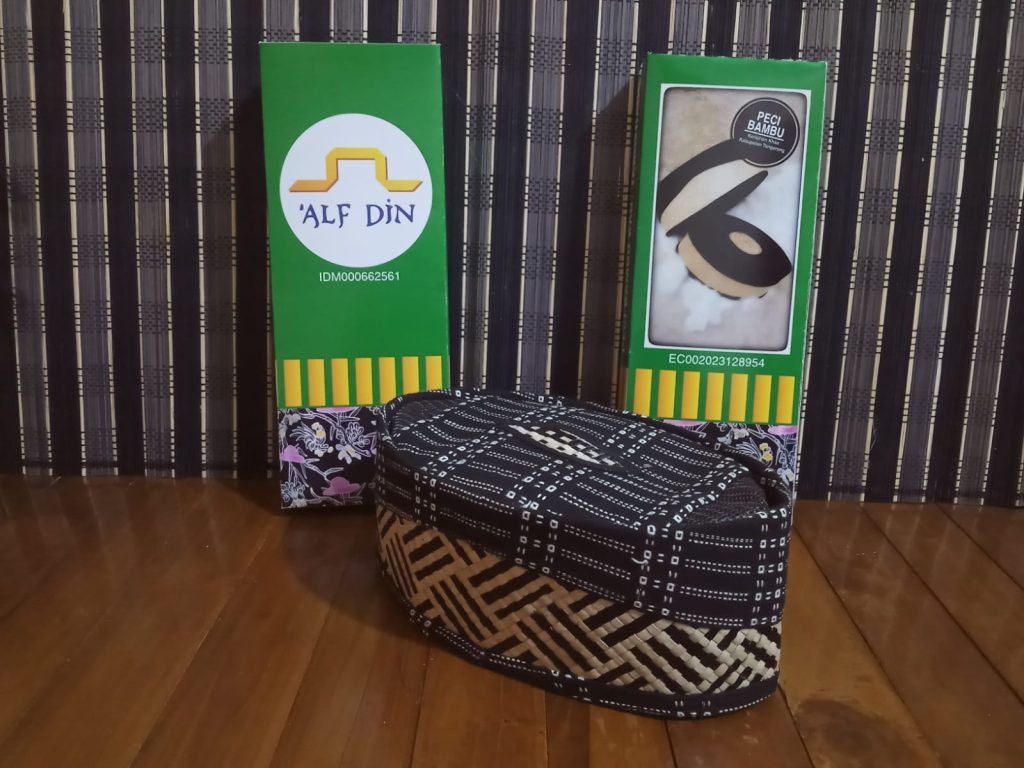 Peci Pandan Motif A_Tenun Baduy - Warung Kerajinan